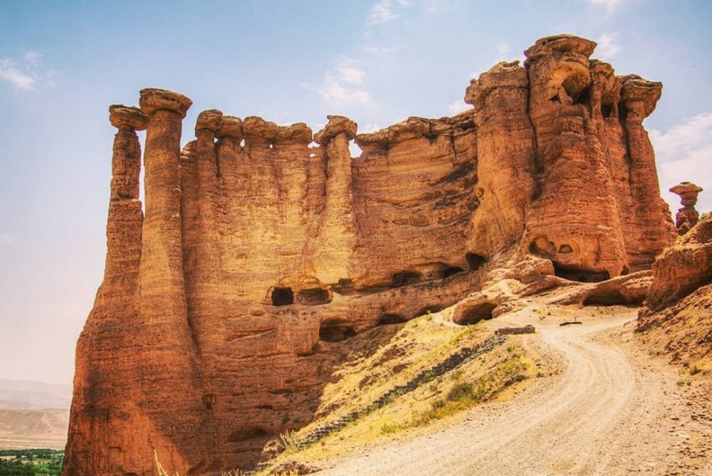 دودکش جن و تخت دیو در ماهنشان زنجان عکس های فرسایش فوق العاده اش